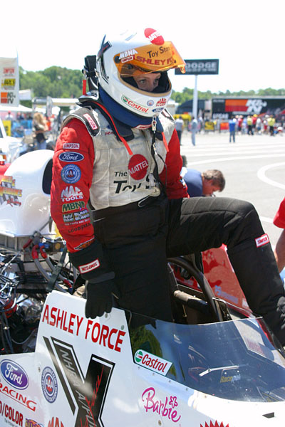 Drag Racing List - Ashley Force… In Her Father’s Footsteps