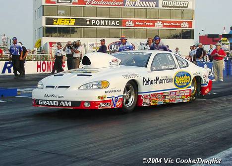 Drag Racing List - The 50th NHRA U.S. Nationals: Indy 2004 - Pro Stock (1)