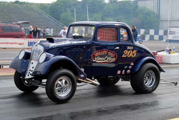 Drag Racing List - Rain Can't Dampen American Car World Nationals