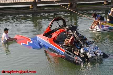 Drag Racing List - Smoke on the Water: The IHBA 2005 Season Opener