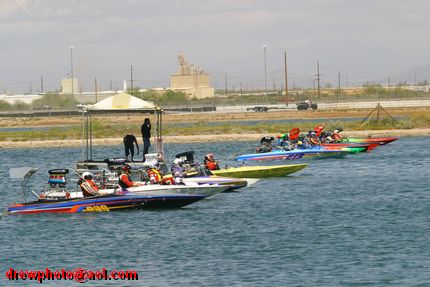 Drag Racing List - Smoke on the Water: The IHBA 2005 Season Opener