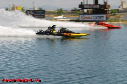 Drag Racing List - Smoke on the Water: The IHBA 2005 Season Opener