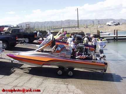 Drag Racing List - Smoke on the Water: The IHBA 2005 Season Opener