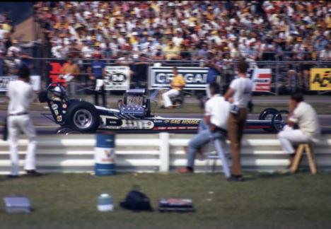 Drag Racing List - Gang Watching the Gang